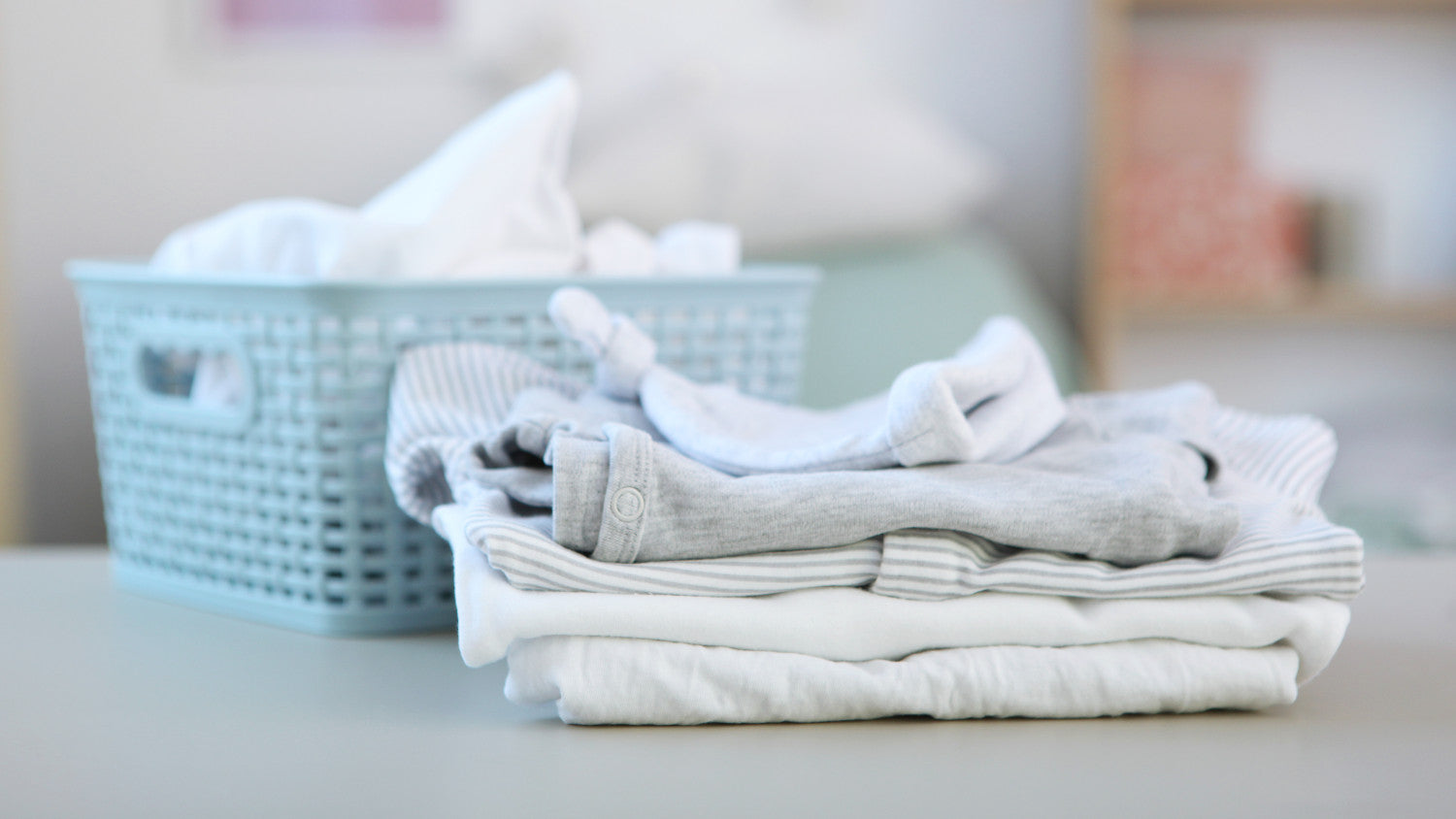 HOW SHOULD MOTHERS WASH NEWBORN CLOTHES SAFELY FOR THEIR BABY? - Giặt ...